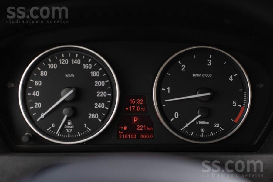 Black BMW X5 2010 in Riga, with an engine capacity of 3.00 L and mileage of 310 thousand km for 12990 €, photo 21 on AUTOMOTO.COM.LV