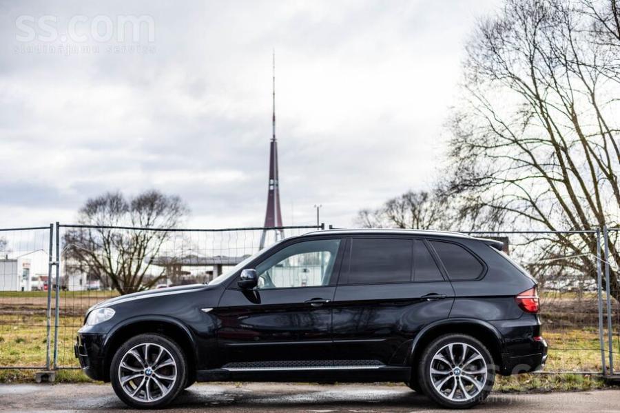 Melns BMW X5 2010 Rīga, ar dzinēja tilpumu 3.00 L un nobraukumu 291 tūkst. km par 12990 €, foto 5 vietnē AUTOMOTO.COM.LV