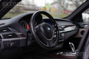 Melns BMW X5 2010 Rīga, ar dzinēja tilpumu 3.00 L un nobraukumu 291 tūkst. km par 12990 €, foto 15 vietnē AUTOMOTO.COM.LV