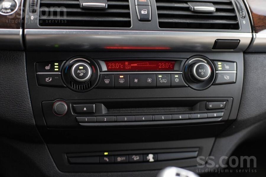 Melns BMW X5 2010 Rīga, ar dzinēja tilpumu 3.00 L un nobraukumu 291 tūkst. km par 12990 €, foto 26 vietnē AUTOMOTO.COM.LV