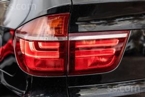 Melns BMW X5 2010 Rīga, ar dzinēja tilpumu 3.00 L un nobraukumu 291 tūkst. km par 12990 €, foto 30 vietnē AUTOMOTO.COM.LV