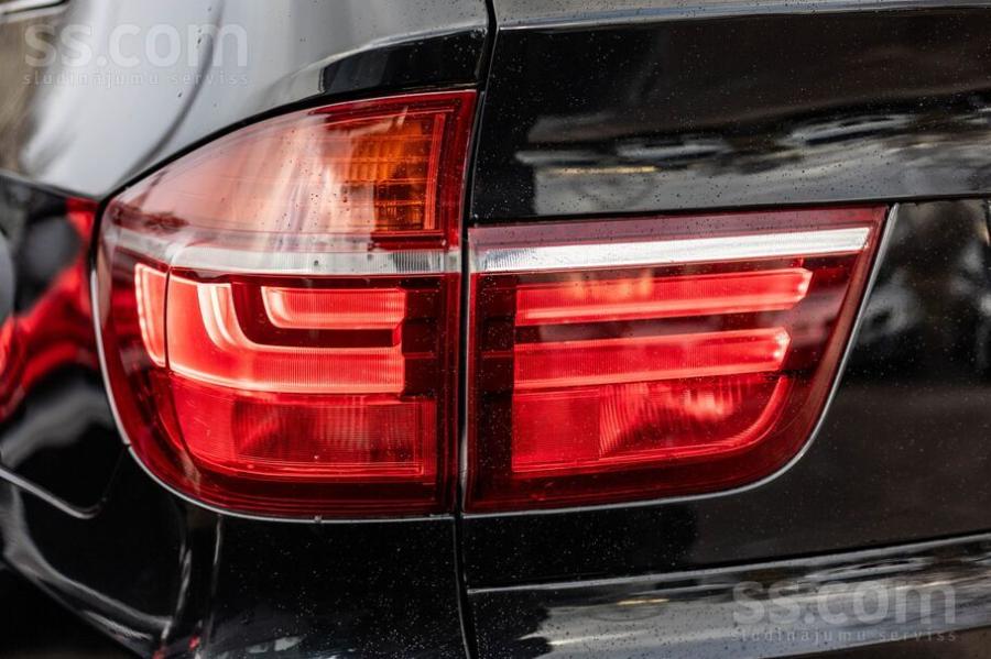 Melns BMW X5 2010 Rīga, ar dzinēja tilpumu 3.00 L un nobraukumu 291 tūkst. km par 12990 €, foto 30 vietnē AUTOMOTO.COM.LV