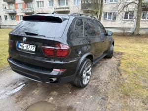 Черный БМВ Х5 2010 в Рига, объемом двигателя 3.00 л и пробегом 374 тыс. км за 10000 €, фото 6 на AUTOMOTO.COM.LV