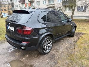 Черный БМВ Х5 2010 в Рига, объемом двигателя 3.00 л и пробегом 374 тыс. км за 10000 €, фото 7 на AUTOMOTO.COM.LV