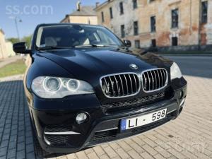 Melns BMW X5 2010 Daugavpils, ar dzinēja tilpumu 3.00 L un nobraukumu 281 tūkst. km par 9000 €, foto 3 vietnē AUTOMOTO.COM.LV