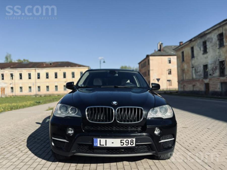 Melns BMW X5 2010 Daugavpils, ar dzinēja tilpumu 3.00 L un nobraukumu 281 tūkst. km par 9000 €, foto 7 vietnē AUTOMOTO.COM.LV