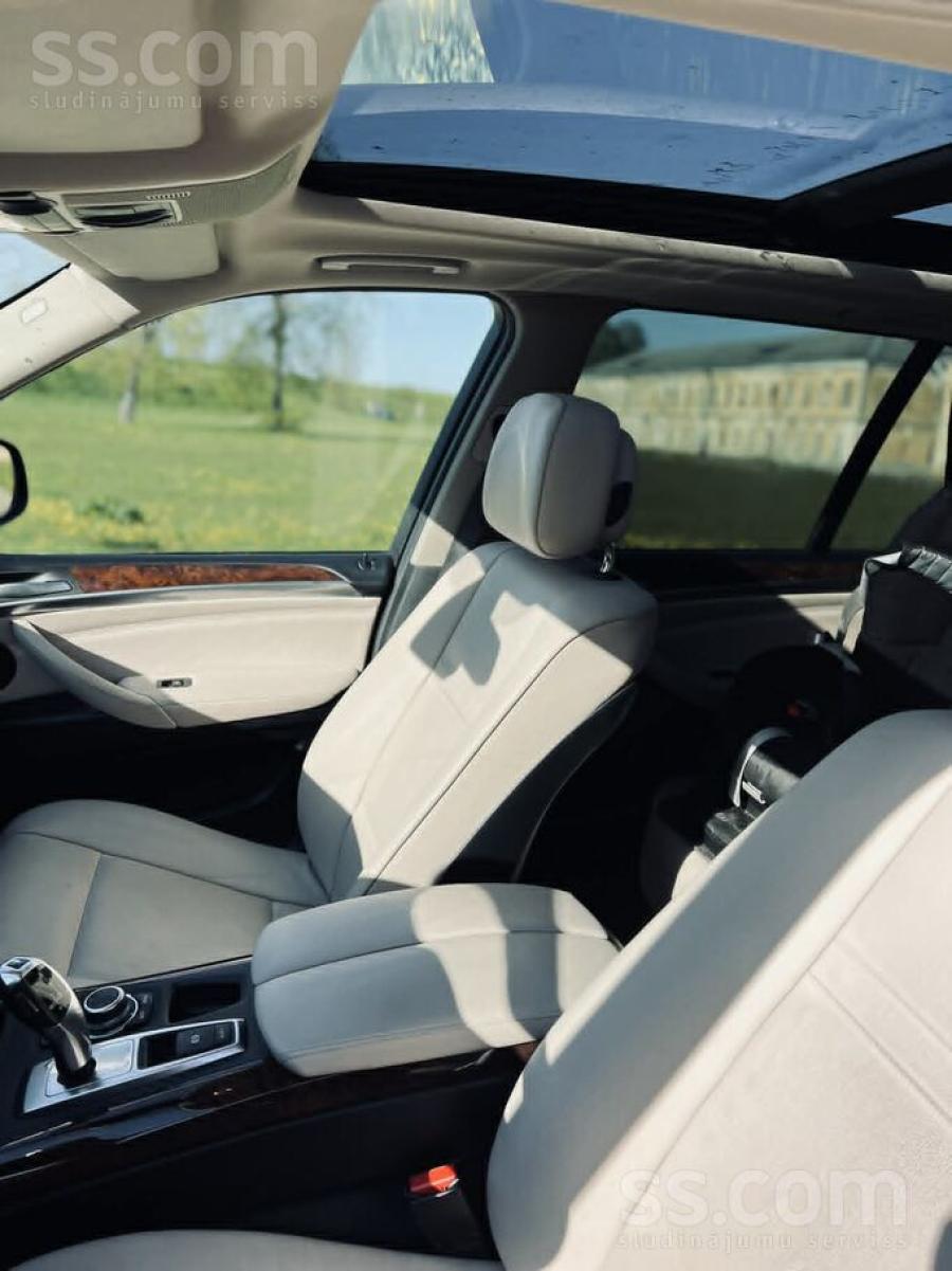 Melns BMW X5 2010 Daugavpils, ar dzinēja tilpumu 3.00 L un nobraukumu 281 tūkst. km par 9000 €, foto 8 vietnē AUTOMOTO.COM.LV