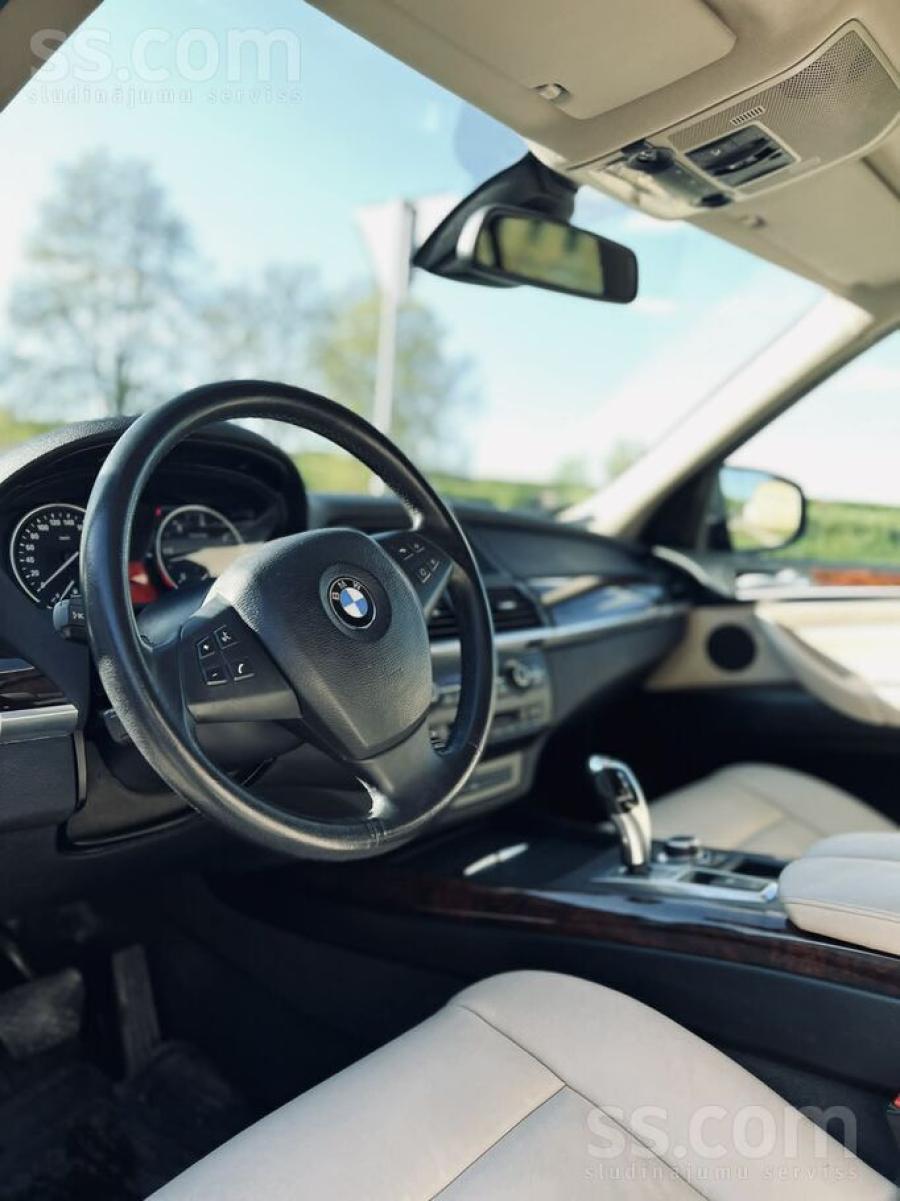 Melns BMW X5 2010 Daugavpils, ar dzinēja tilpumu 3.00 L un nobraukumu 281 tūkst. km par 9000 €, foto 10 vietnē AUTOMOTO.COM.LV