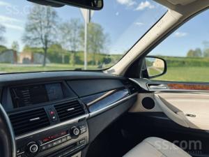 Melns BMW X5 2010 Daugavpils, ar dzinēja tilpumu 3.00 L un nobraukumu 281 tūkst. km par 9000 €, foto 13 vietnē AUTOMOTO.COM.LV