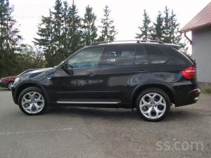Black BMW X5 2010 in Riga, with an engine capacity of 3.00 L and mileage of 0 thousand km for 11950 €, photo 5 on AUTOMOTO.COM.LV