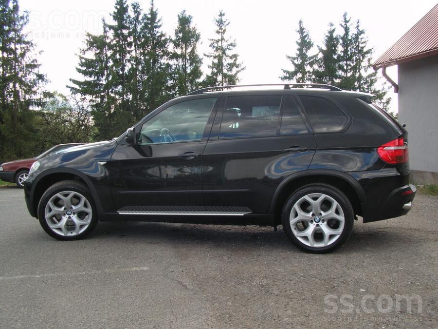 Black BMW X5 2010 in Riga, with an engine capacity of 3.00 L and mileage of 0 thousand km for 11950 €, photo 5 on AUTOMOTO.COM.LV
