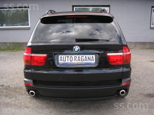 Black BMW X5 2010 in Riga, with an engine capacity of 3.00 L and mileage of 0 thousand km for 11950 €, photo 7 on AUTOMOTO.COM.LV