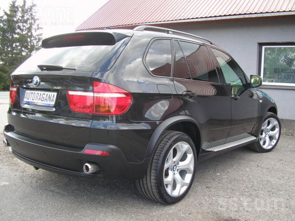 Black BMW X5 2010 in Riga, with an engine capacity of 3.00 L and mileage of 0 thousand km for 11950 €, photo 10 on AUTOMOTO.COM.LV
