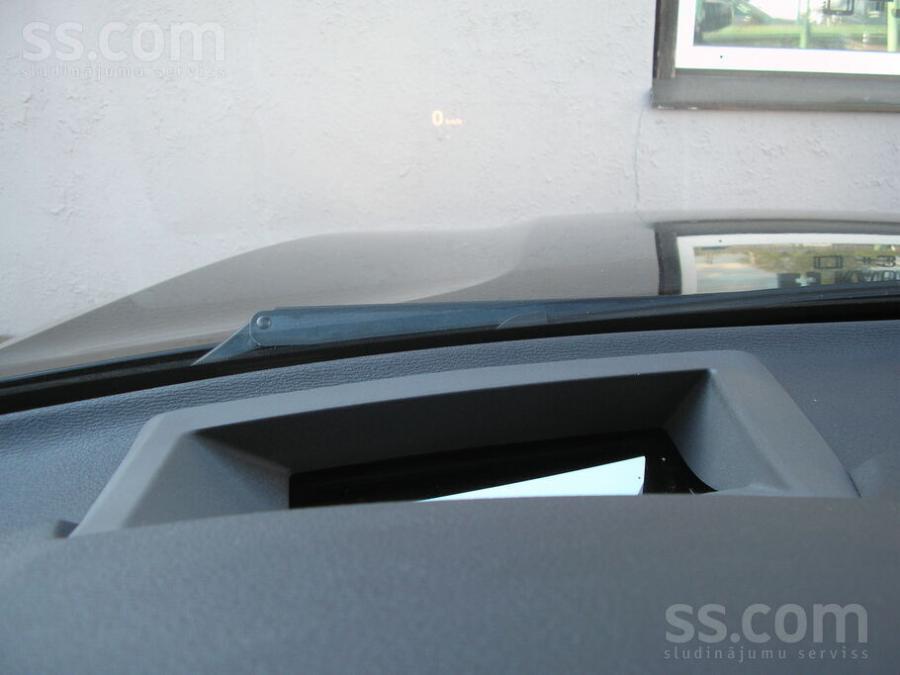 Black BMW X5 2010 in Riga, with an engine capacity of 3.00 L and mileage of 0 thousand km for 11950 €, photo 18 on AUTOMOTO.COM.LV