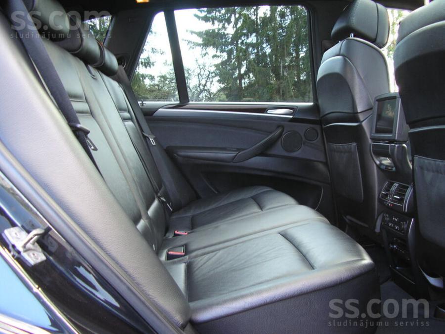 Black BMW X5 2010 in Riga, with an engine capacity of 3.00 L and mileage of 0 thousand km for 11950 €, photo 28 on AUTOMOTO.COM.LV