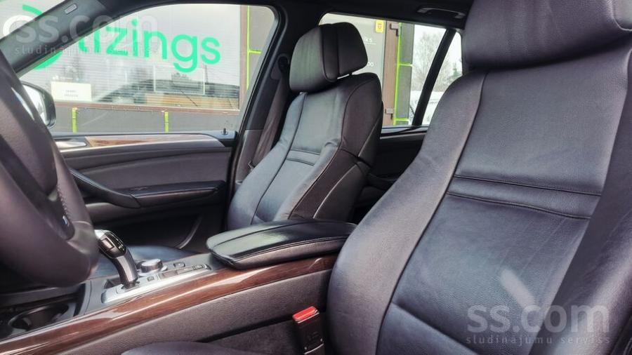 Melns BMW X5 2010 Rīga, ar dzinēja tilpumu 3.00 L un nobraukumu 320 tūkst. km par 8900 €, foto 11 vietnē AUTOMOTO.COM.LV