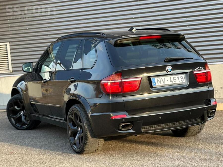 Melns BMW X5 2010 Rīga, ar dzinēja tilpumu 3.00 L un nobraukumu 324 tūkst. km par 10500 €, foto 4 vietnē AUTOMOTO.COM.LV