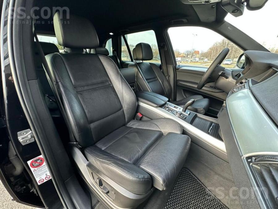 Melns BMW X5 2010 Rīga, ar dzinēja tilpumu 3.00 L un nobraukumu 324 tūkst. km par 10500 €, foto 15 vietnē AUTOMOTO.COM.LV
