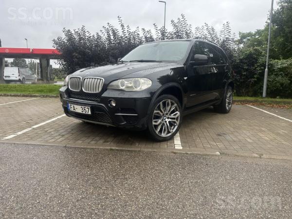 Melns BMW X5 2010 Jelgava, ar dzinēja tilpumu 3.00 L un nobraukumu 257 tūkst. km par 10390 €, foto 2 vietnē AUTOMOTO.COM.LV