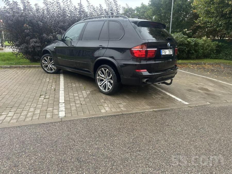 Черный БМВ Х5 2010 в Елгава, объемом двигателя 3.00 л и пробегом 257 тыс. км за 10390 €, фото 5 на AUTOMOTO.COM.LV