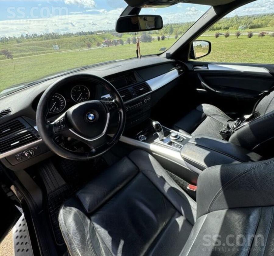 Black BMW X5 2010 in Riga, with an engine capacity of 3.00 L and mileage of 324 thousand km for 8799 €, photo 11 on AUTOMOTO.COM.LV