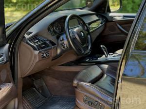 Black BMW X5 2010 in Ventspils, with an engine capacity of 3.00 L and mileage of 290 thousand km for 9995 €, photo 10 on AUTOMOTO.COM.LV