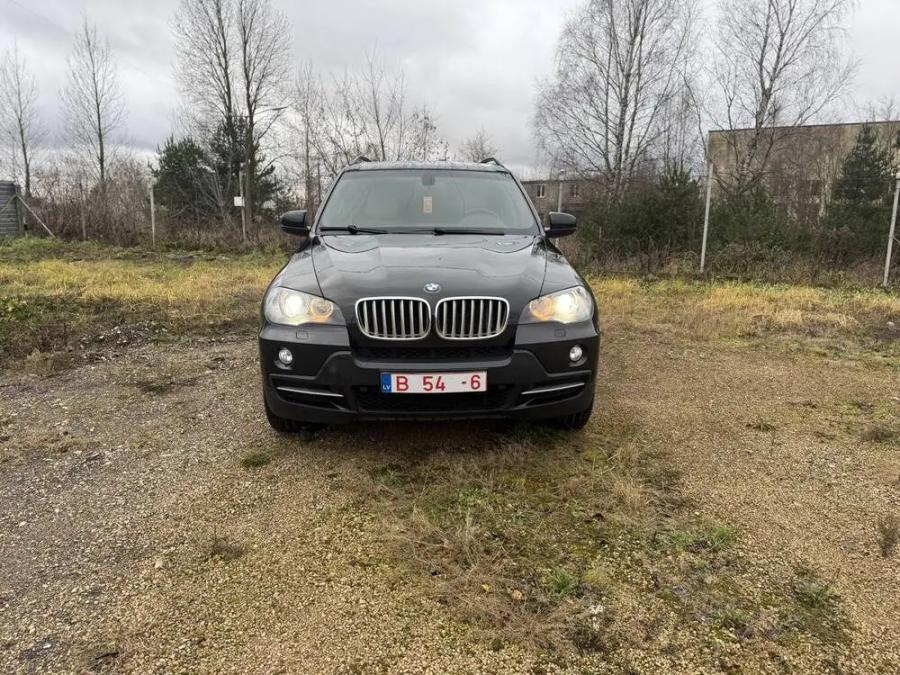 Melns BMW X5 2010 Rīga, ar dzinēja tilpumu 3.00 L un nobraukumu 241 tūkst. km par 4000 €, foto 4 vietnē AUTOMOTO.COM.LV