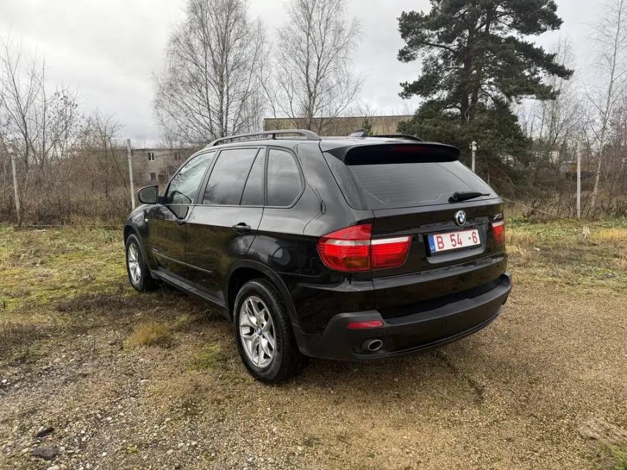 Melns BMW X5 2010 Rīga, ar dzinēja tilpumu 3.00 L un nobraukumu 241 tūkst. km par 4000 €, foto 7 vietnē AUTOMOTO.COM.LV
