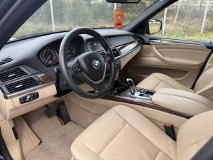 Melns BMW X5 2010 Rīga, ar dzinēja tilpumu 3.00 L un nobraukumu 241 tūkst. km par 4000 €, foto 8 vietnē AUTOMOTO.COM.LV