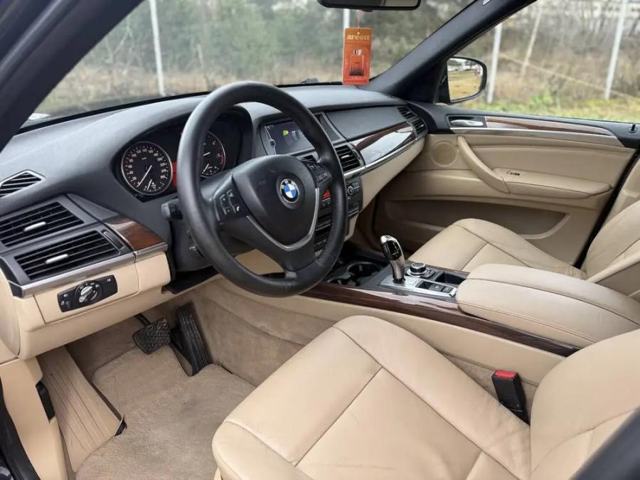 Melns BMW X5 2010 Rīga, ar dzinēja tilpumu 3.00 L un nobraukumu 241 tūkst. km par 4000 €, foto 8 vietnē AUTOMOTO.COM.LV