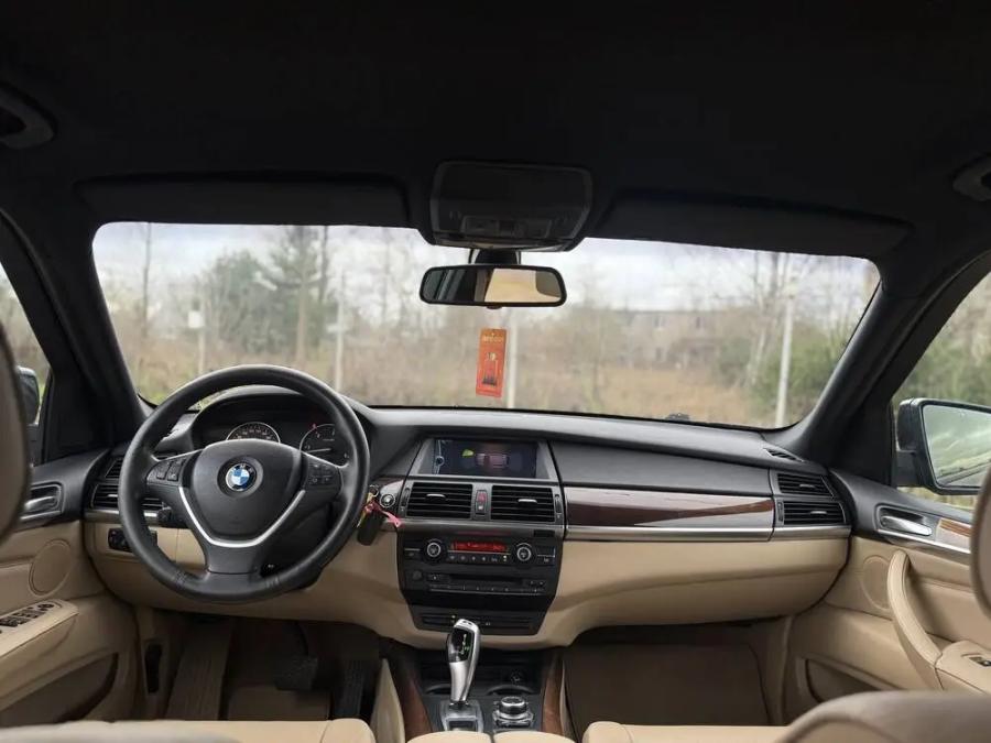 Melns BMW X5 2010 Rīga, ar dzinēja tilpumu 3.00 L un nobraukumu 241 tūkst. km par 4000 €, foto 9 vietnē AUTOMOTO.COM.LV