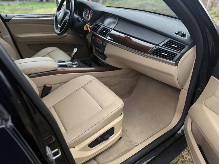 Melns BMW X5 2010 Rīga, ar dzinēja tilpumu 3.00 L un nobraukumu 241 tūkst. km par 4000 €, foto 10 vietnē AUTOMOTO.COM.LV