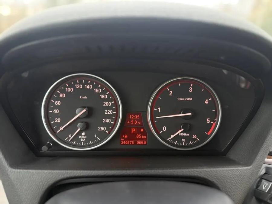 Melns BMW X5 2010 Rīga, ar dzinēja tilpumu 3.00 L un nobraukumu 241 tūkst. km par 4000 €, foto 14 vietnē AUTOMOTO.COM.LV