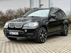 Black BMW X5 2010 in Riga, with an engine capacity of 3.00 L and mileage of 276 thousand km for 11500 €, photo  on AUTOMOTO.COM.LV
