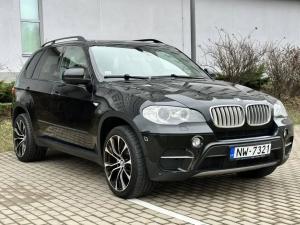 Black BMW X5 2010 in Riga, with an engine capacity of 3.00 L and mileage of 276 thousand km for 11500 €, photo 4 on AUTOMOTO.COM.LV