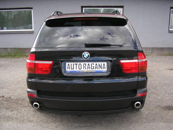 Melns BMW X5 2010 Sigulda, ar dzinēja tilpumu 3.00 L un nobraukumu 306 tūkst. km par 11950 €, foto 6 vietnē AUTOMOTO.COM.LV
