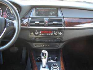 Melns BMW X5 2010 Sigulda, ar dzinēja tilpumu 3.00 L un nobraukumu 306 tūkst. km par 11950 €, foto 16 vietnē AUTOMOTO.COM.LV