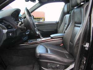 Melns BMW X5 2010 Sigulda, ar dzinēja tilpumu 3.00 L un nobraukumu 306 tūkst. km par 11950 €, foto 20 vietnē AUTOMOTO.COM.LV