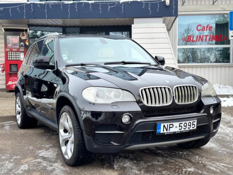 Black BMW X5 2010 in Riga, with an engine capacity of 3.00 L and mileage of 245 thousand km for 11999 €, photo 18 on AUTOMOTO.COM.LV