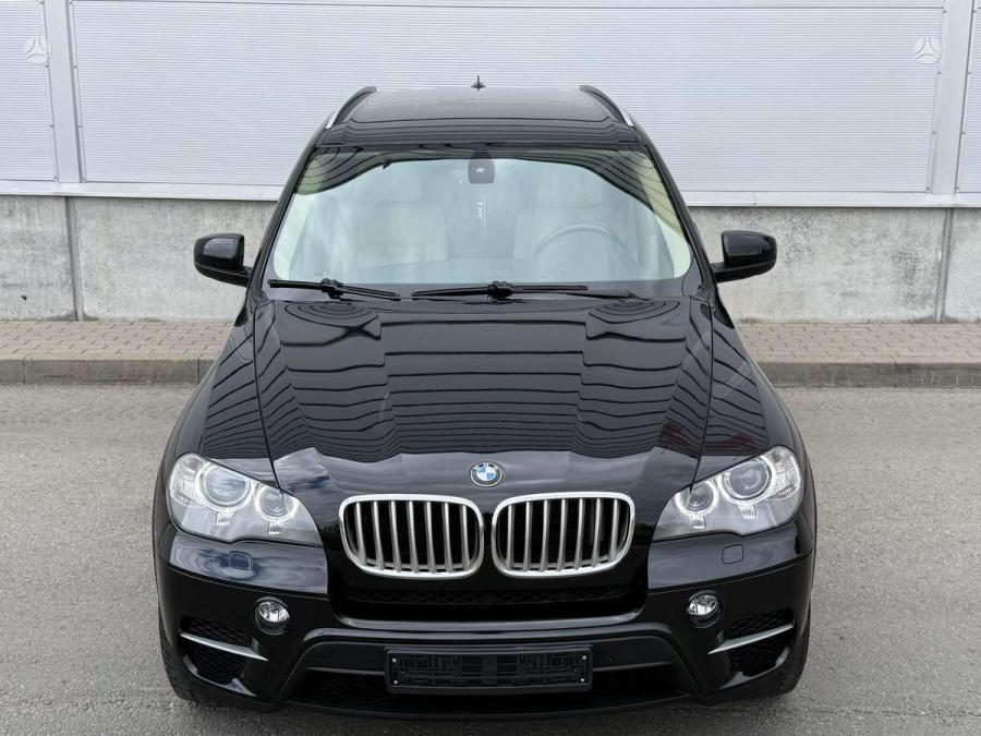 Melns BMW X5 2010 Šauļi, ar dzinēja tilpumu 2.99 L un nobraukumu 277 tūkst. km par 8200 €, foto 4 vietnē AUTOMOTO.COM.LV