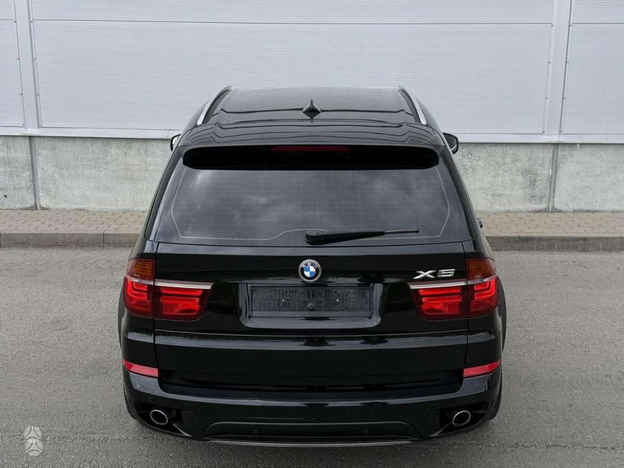 Melns BMW X5 2010 Šauļi, ar dzinēja tilpumu 2.99 L un nobraukumu 277 tūkst. km par 8200 €, foto 8 vietnē AUTOMOTO.COM.LV