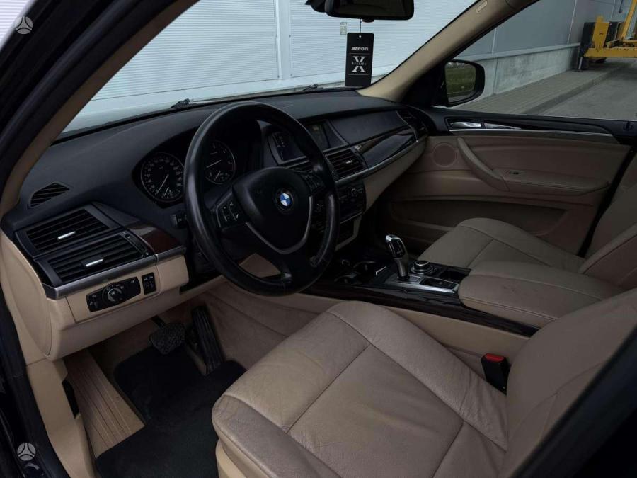 Melns BMW X5 2010 Šauļi, ar dzinēja tilpumu 2.99 L un nobraukumu 277 tūkst. km par 8200 €, foto 13 vietnē AUTOMOTO.COM.LV