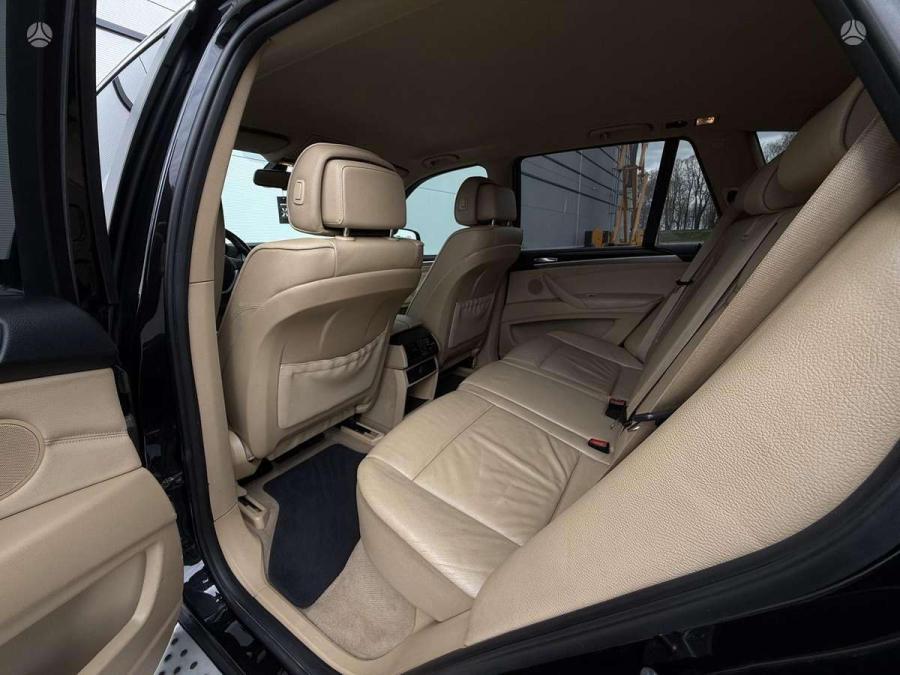 Melns BMW X5 2010 Šauļi, ar dzinēja tilpumu 2.99 L un nobraukumu 277 tūkst. km par 8200 €, foto 17 vietnē AUTOMOTO.COM.LV