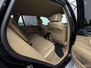Melns BMW X5 2010 Šauļi, ar dzinēja tilpumu 2.99 L un nobraukumu 277 tūkst. km par 8200 €, foto 18 vietnē AUTOMOTO.COM.LV
