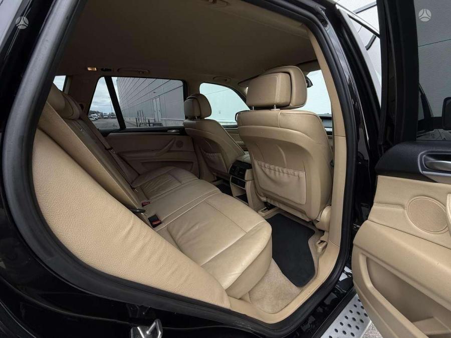 Melns BMW X5 2010 Šauļi, ar dzinēja tilpumu 2.99 L un nobraukumu 277 tūkst. km par 8200 €, foto 18 vietnē AUTOMOTO.COM.LV