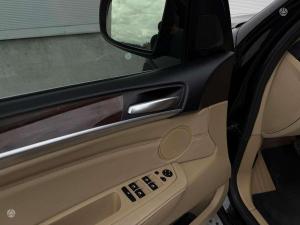 Melns BMW X5 2010 Šauļi, ar dzinēja tilpumu 2.99 L un nobraukumu 277 tūkst. km par 8200 €, foto 19 vietnē AUTOMOTO.COM.LV