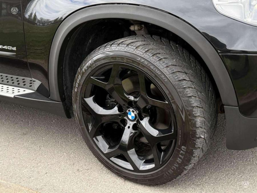 Melns BMW X5 2010 Šauļi, ar dzinēja tilpumu 2.99 L un nobraukumu 277 tūkst. km par 8200 €, foto 25 vietnē AUTOMOTO.COM.LV