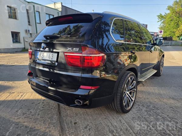 Melns BMW X5 2010 Rīga, ar dzinēja tilpumu 3.00 L un nobraukumu 236 tūkst. km par 11000 €, foto 5 vietnē AUTOMOTO.COM.LV