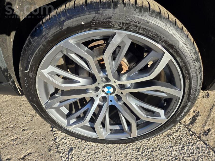 Black BMW X5 2010 in Riga, with an engine capacity of 3.00 L and mileage of 236 thousand km for 11000 €, photo 19 on AUTOMOTO.COM.LV