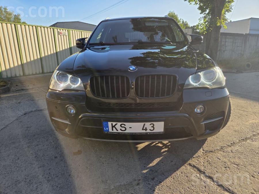 Black BMW X5 2010 in Riga, with an engine capacity of 3.00 L and mileage of 236 thousand km for 11000 €, photo 20 on AUTOMOTO.COM.LV